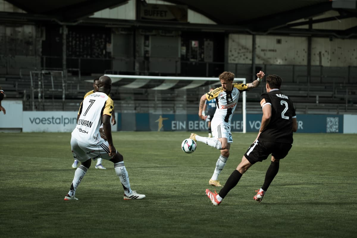 Miabigbblogger سكس spotted Jenny's ads and decided to set